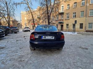 Zils Audi A4 1996 Viļņa, ar dzinēja tilpumu 1.90 L un nobraukumu 340 tūkst. km par 950 €, foto 9 vietnē AUTOMOTO.COM.LV