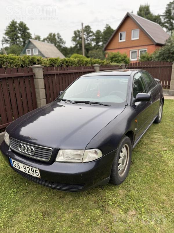 Zils Audi A4 1996 Liepāja, ar dzinēja tilpumu 1.60 L un nobraukumu 220 tūkst. km par 1100 €, foto 2 vietnē AUTOMOTO.COM.LV