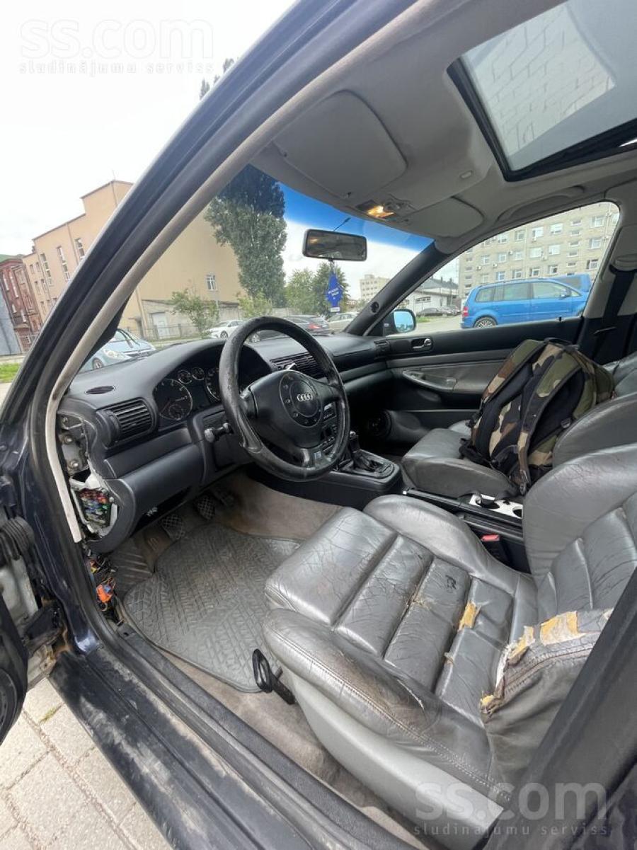 Zils Audi A4 1996 Liepāja, ar dzinēja tilpumu 1.80 L un nobraukumu 248 tūkst. km par 950 €, foto 8 vietnē AUTOMOTO.COM.LV