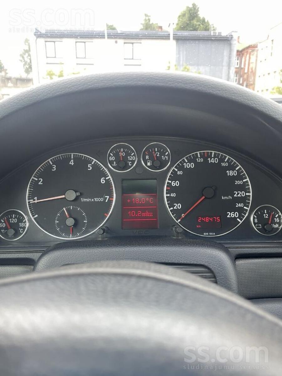 Zils Audi A4 1996 Liepāja, ar dzinēja tilpumu 1.80 L un nobraukumu 248 tūkst. km par 950 €, foto 10 vietnē AUTOMOTO.COM.LV
