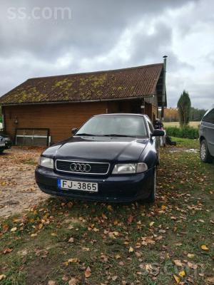 Zils Audi A4 1996 Valmiera, ar dzinēja tilpumu 1.60 L un nobraukumu 272 tūkst. km par 600 €, foto  vietnē AUTOMOTO.COM.LV