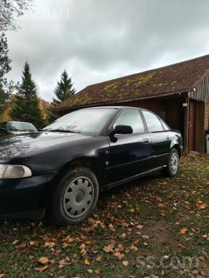 Blue Audi A4 1996 in Valmiera, with an engine capacity of 1.60 L and mileage of 272 thousand km for 600 €, photo 3 on AUTOMOTO.COM.LV