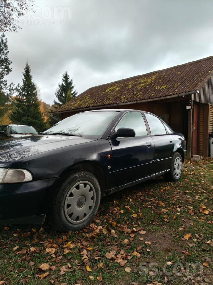 Blue Audi A4 1996 in Valmiera, with an engine capacity of 1.60 L and mileage of 272 thousand km for 600 €, photo 3 on AUTOMOTO.COM.LV