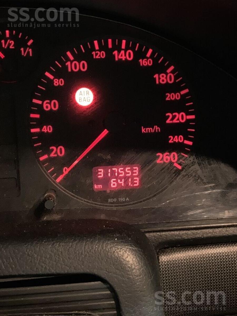 Blue Audi A4 1996 in Aizkraukle, with an engine capacity of 1.80 L and mileage of 317 thousand km for 900 €, photo 12 on AUTOMOTO.COM.LV