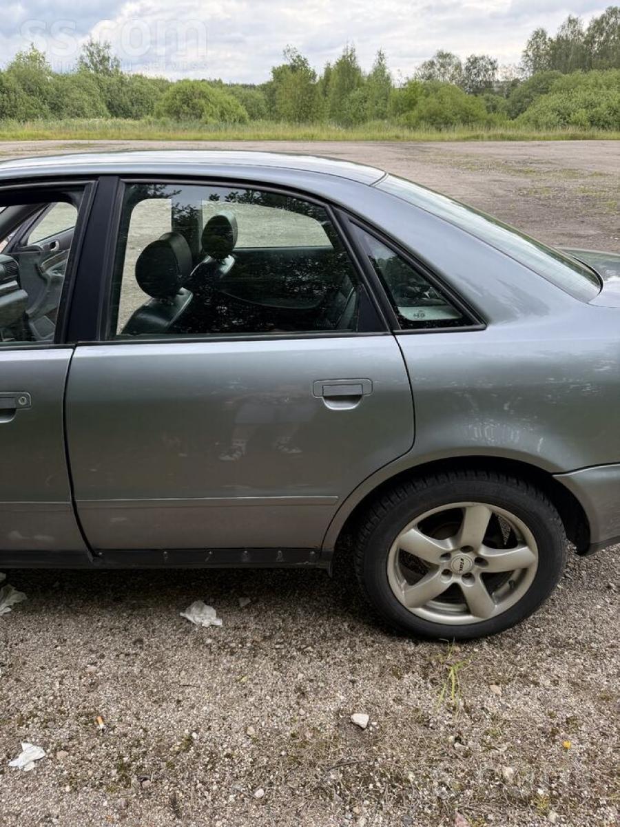 Blue Audi A4 1997 in Gulbene, with an engine capacity of 1.90 L and mileage of 325 thousand km for 1150 €, photo 6 on AUTOMOTO.COM.LV