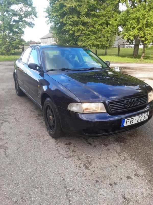 Zils Audi A4 1997 Tukums, ar dzinēja tilpumu 1.90 L un nobraukumu 408 tūkst. km par 900 €, foto 2 vietnē AUTOMOTO.COM.LV