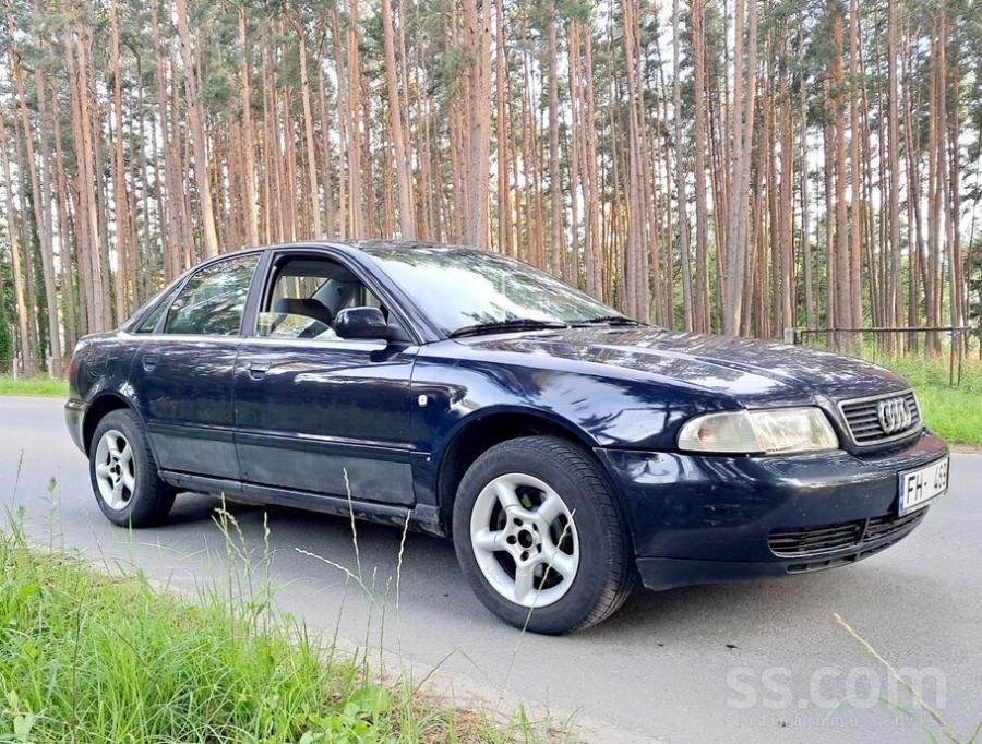 Синий Ауди А4 1997 в Рига, объемом двигателя 1.60 л и пробегом 292 тыс. км за 780 €, фото 4 на AUTOMOTO.COM.LV