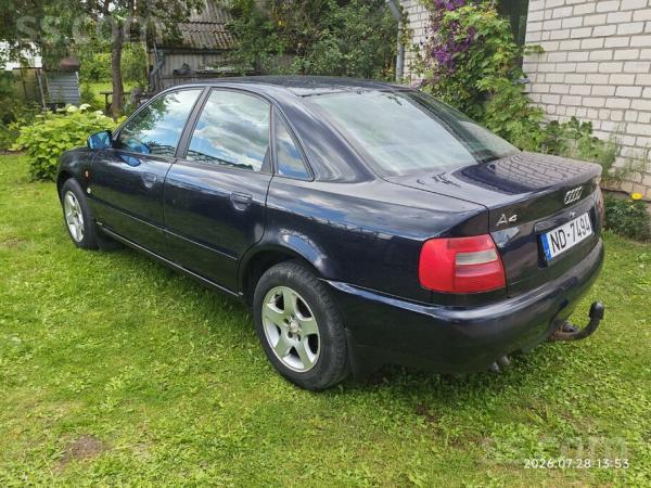 Zils Audi A4 1997 Rēzekne, ar dzinēja tilpumu 1.90 L un nobraukumu 340 tūkst. km par 1150 €, foto 4 vietnē AUTOMOTO.COM.LV