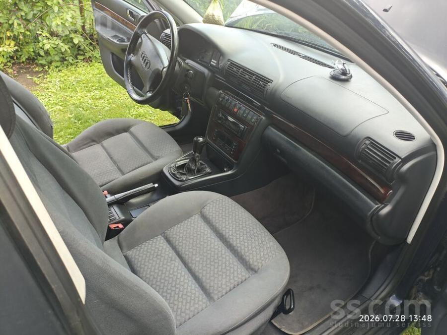Blue Audi A4 1997 in Rezekne, with an engine capacity of 1.90 L and mileage of 340 thousand km for 1150 €, photo 11 on AUTOMOTO.COM.LV