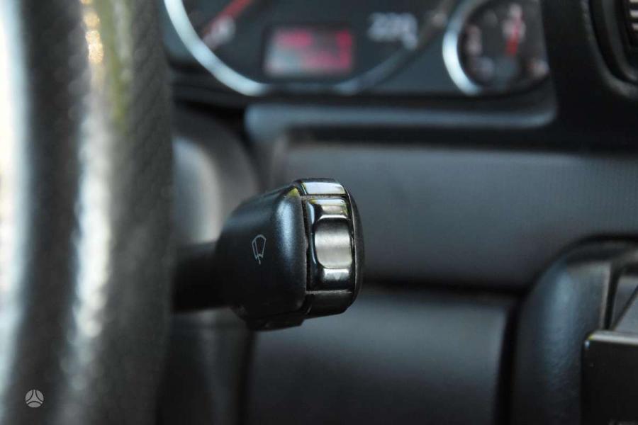 Zils Audi A4 1997 Rokiškis, ar dzinēja tilpumu 1.90 L un nobraukumu 580 tūkst. km par 5250 €, foto 26 vietnē AUTOMOTO.COM.LV