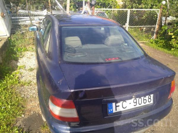 Blue Audi A4 1997 in Daugavpils, with an engine capacity of 1.80 L and mileage of 380 thousand km for 300 €, photo 1 on AUTOMOTO.COM.LV