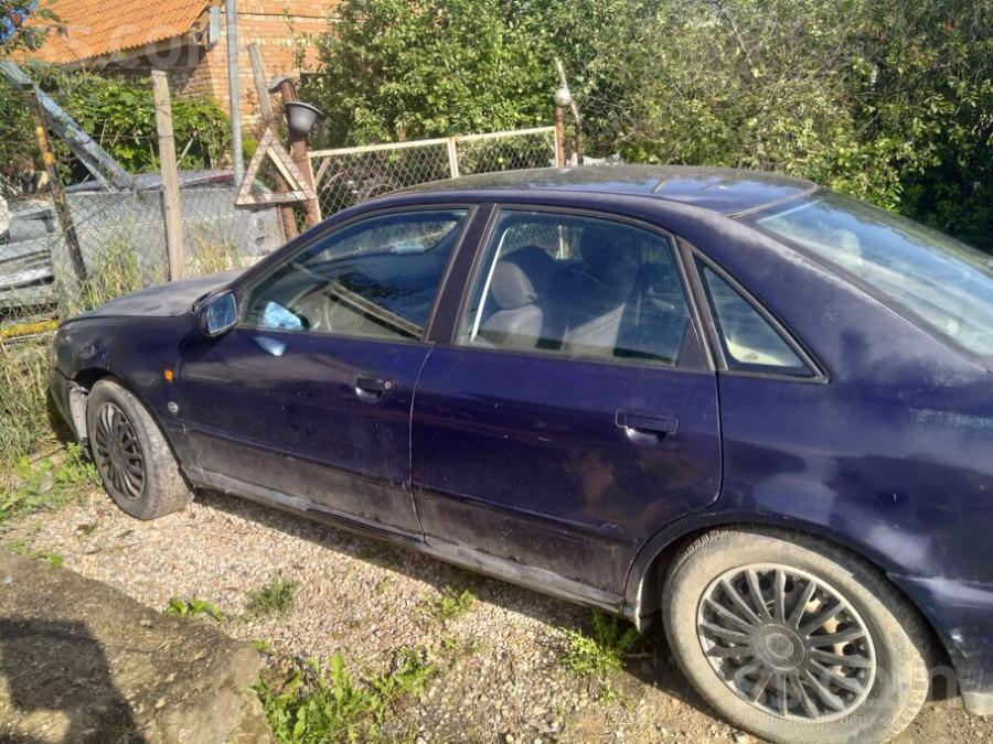Синий Ауди А4 1997 в Даугавпилс, объемом двигателя 1.80 л и пробегом 380 тыс. км за 300 €, фото 5 на AUTOMOTO.COM.LV