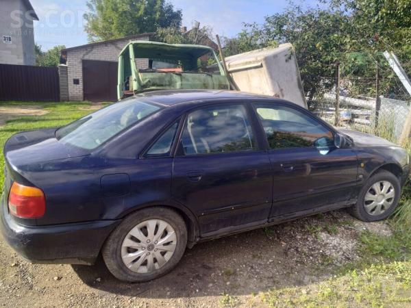 Blue Audi A4 1997 in Daugavpils, with an engine capacity of 1.80 L and mileage of 380 thousand km for 300 €, photo 4 on AUTOMOTO.COM.LV