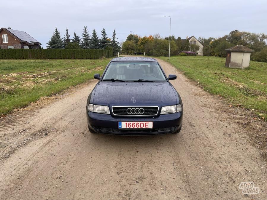Zils Audi A4 1997 Kaišiadorys, ar dzinēja tilpumu 1.80 L un nobraukumu 215 tūkst. km par 950 €, foto 1 vietnē AUTOMOTO.COM.LV