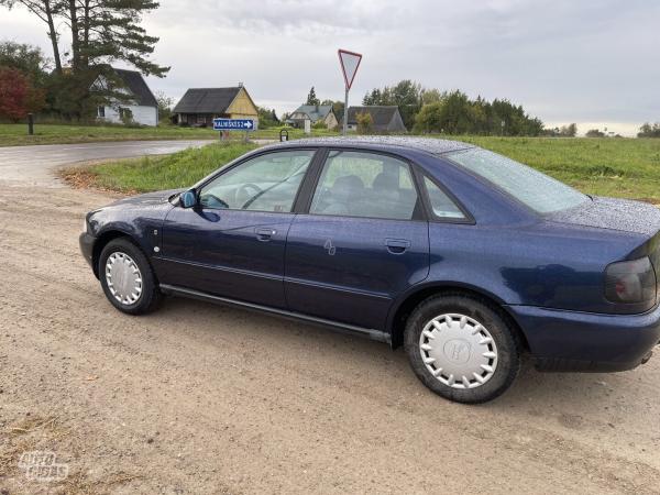 Blue Audi A4 1997 in Kaisiadorys, with an engine capacity of 1.80 L and mileage of 215 thousand km for 950 €, photo 3 on AUTOMOTO.COM.LV