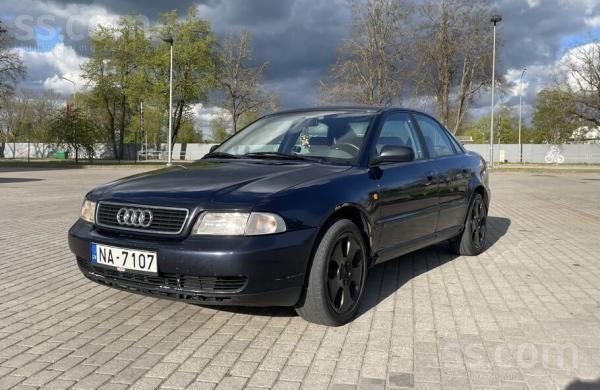 Zils Audi A4 1998 Dobele, ar dzinēja tilpumu 1.90 L un nobraukumu 377 tūkst. km par 1290 €, foto 3 vietnē AUTOMOTO.COM.LV