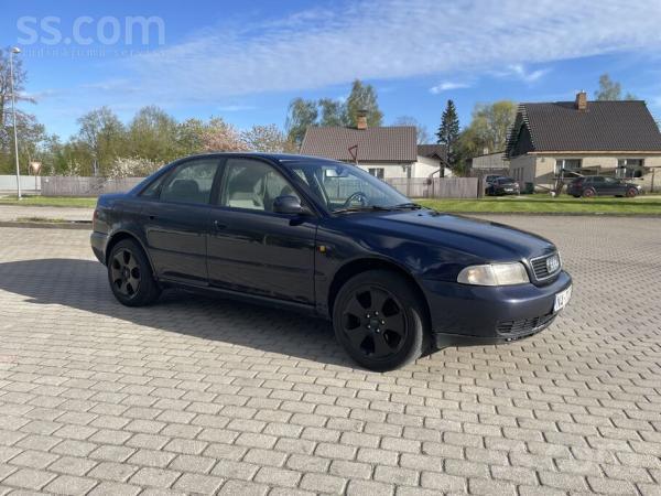 Zils Audi A4 1998 Dobele, ar dzinēja tilpumu 1.90 L un nobraukumu 377 tūkst. km par 1290 €, foto 9 vietnē AUTOMOTO.COM.LV