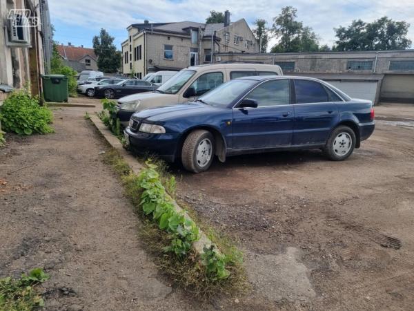 Zils Audi A4 1998 Kauņa, ar dzinēja tilpumu 2.80 L un nobraukumu 280 tūkst. km par 6000 €, foto 4 vietnē AUTOMOTO.COM.LV