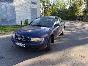 Zils Audi A4 1998 Jūrmala, ar dzinēja tilpumu 1.80 L un nobraukumu 320 tūkst. km par 1000 €, foto 3 vietnē AUTOMOTO.COM.LV
