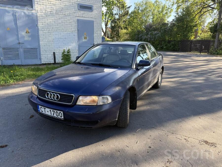 Zils Audi A4 1998 Jūrmala, ar dzinēja tilpumu 1.80 L un nobraukumu 320 tūkst. km par 1000 €, foto 3 vietnē AUTOMOTO.COM.LV