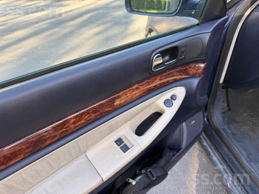Zils Audi A4 1998 Jūrmala, ar dzinēja tilpumu 1.80 L un nobraukumu 320 tūkst. km par 1000 €, foto 9 vietnē AUTOMOTO.COM.LV