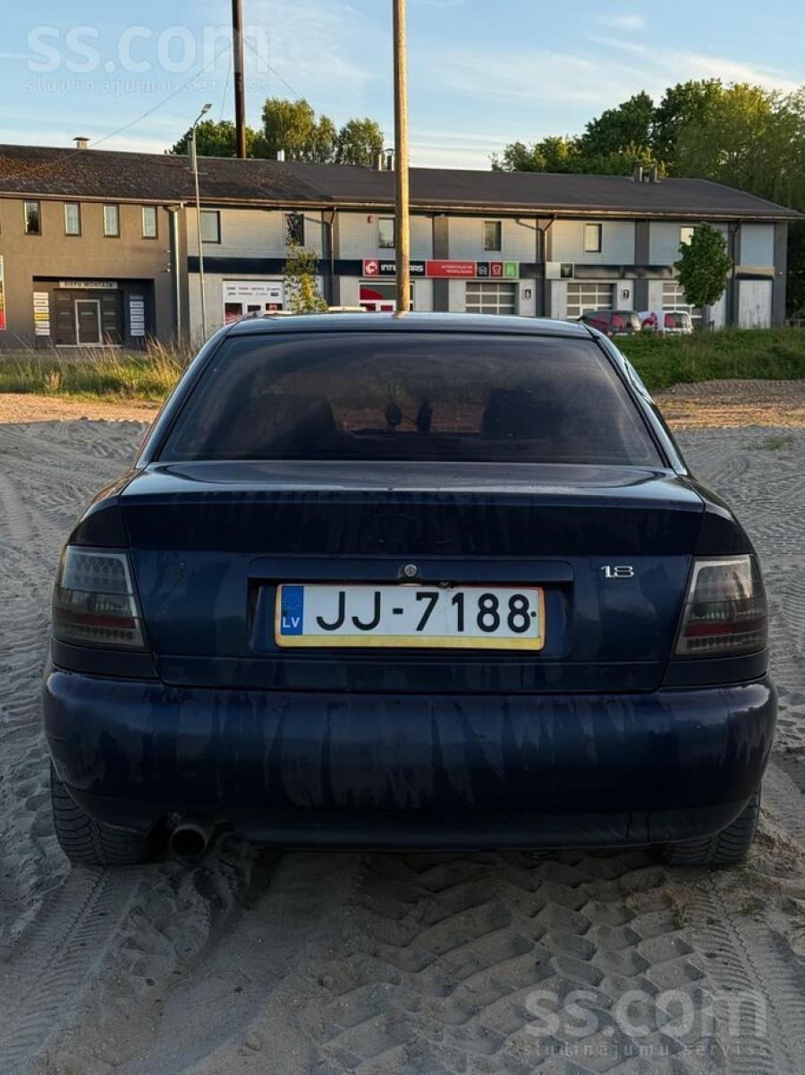Zils Audi A4 1998 Kuldīga, ar dzinēja tilpumu 1.80 L un nobraukumu 0 tūkst. km par 990 €, foto 3 vietnē AUTOMOTO.COM.LV