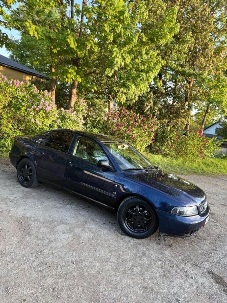 Zils Audi A4 1998 Kuldīga, ar dzinēja tilpumu 1.80 L un nobraukumu 0 tūkst. km par 990 €, foto 4 vietnē AUTOMOTO.COM.LV
