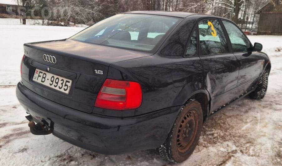 Blue Audi A4 1998 in Cesis, with an engine capacity of 1.60 L and mileage of 251 thousand km for 320 €, photo 5 on AUTOMOTO.COM.LV