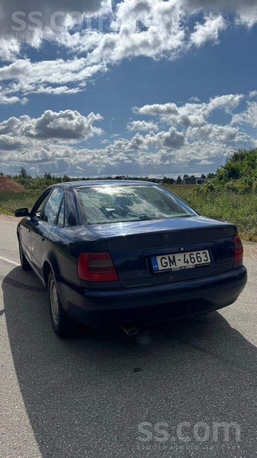 Blue Audi A4 1998 in Tukums, with an engine capacity of 1.60 L and mileage of 266 thousand km for 1100 €, photo 4 on AUTOMOTO.COM.LV