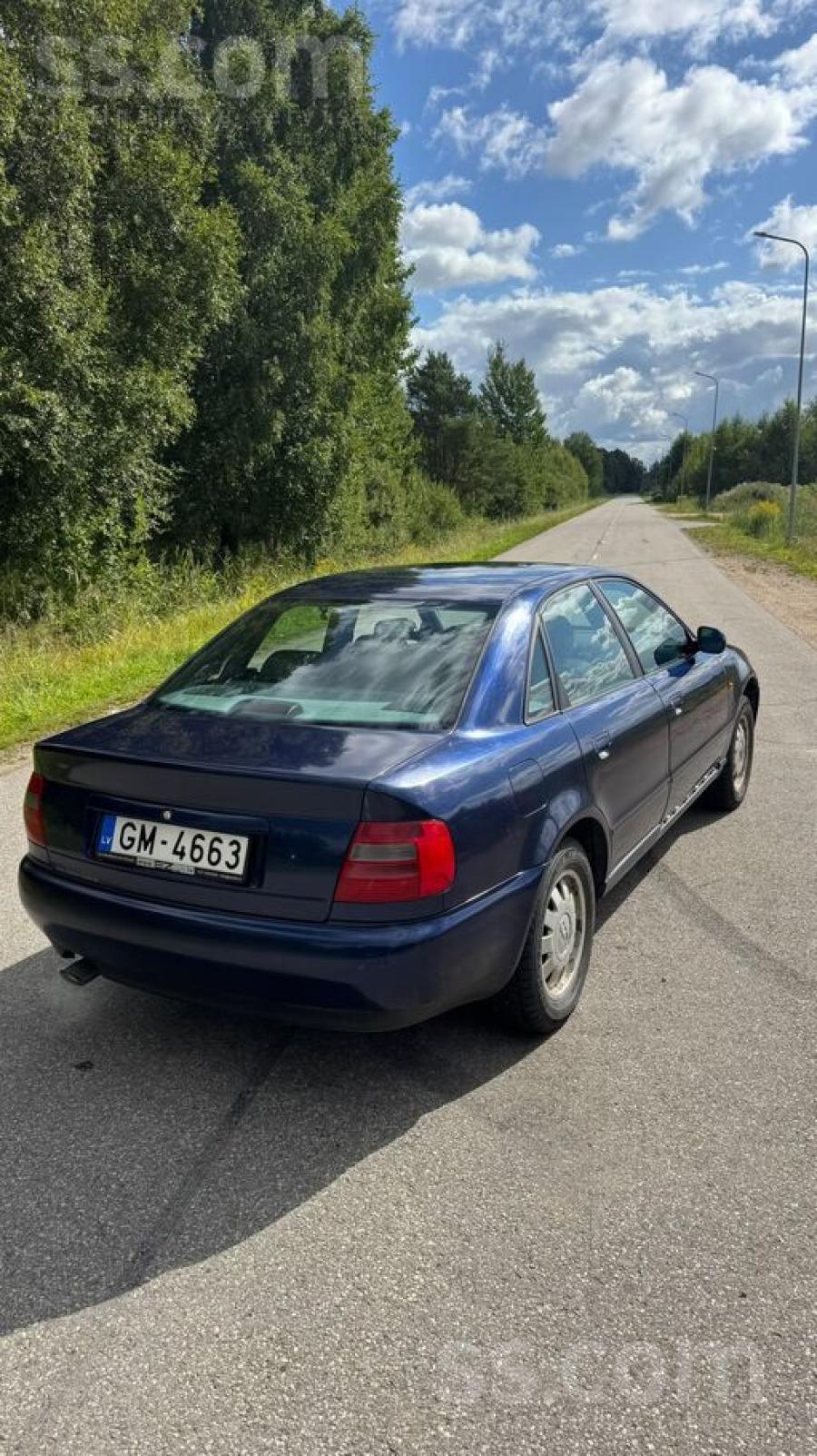 Blue Audi A4 1998 in Tukums, with an engine capacity of 1.60 L and mileage of 266 thousand km for 1100 €, photo 5 on AUTOMOTO.COM.LV