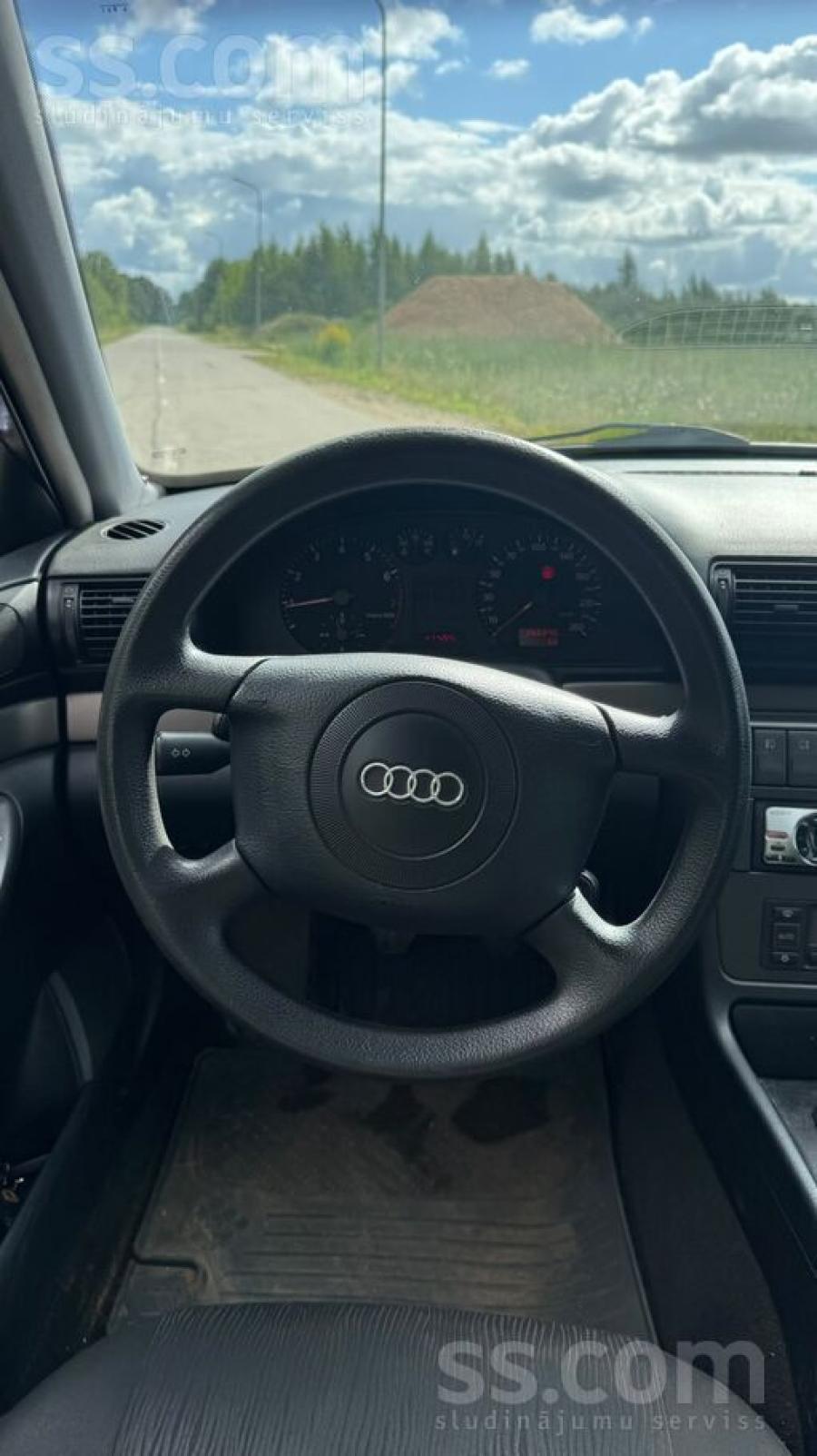 Blue Audi A4 1998 in Tukums, with an engine capacity of 1.60 L and mileage of 266 thousand km for 1100 €, photo 6 on AUTOMOTO.COM.LV