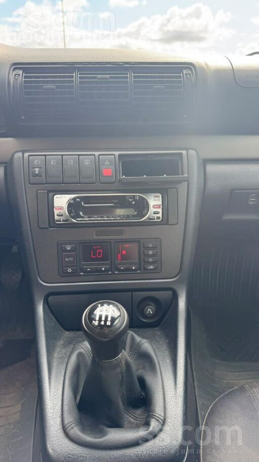 Blue Audi A4 1998 in Tukums, with an engine capacity of 1.60 L and mileage of 266 thousand km for 1100 €, photo 7 on AUTOMOTO.COM.LV