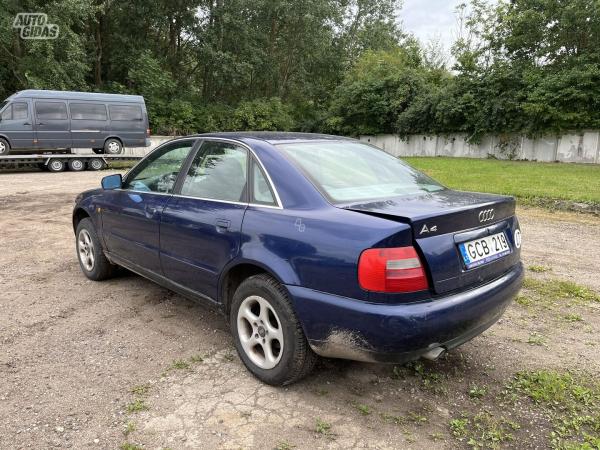 Blue Audi A4 1998 in Vilkaviskis, with an engine capacity of 1.60 L and mileage of 230 thousand km for 370 €, photo 2 on AUTOMOTO.COM.LV