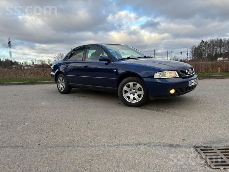 Zils Audi A4 1999 Jelgava, ar dzinēja tilpumu 1.90 L un nobraukumu 375 tūkst. km par 3550 €, foto 1 vietnē AUTOMOTO.COM.LV