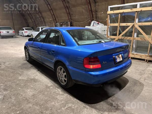 Zils Audi A4 1999 Jelgava, ar dzinēja tilpumu 1.80 L un nobraukumu 138 tūkst. km par 5600 €, foto 3 vietnē AUTOMOTO.COM.LV