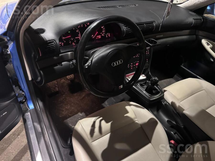 Zils Audi A4 1999 Jelgava, ar dzinēja tilpumu 1.80 L un nobraukumu 138 tūkst. km par 5600 €, foto 10 vietnē AUTOMOTO.COM.LV