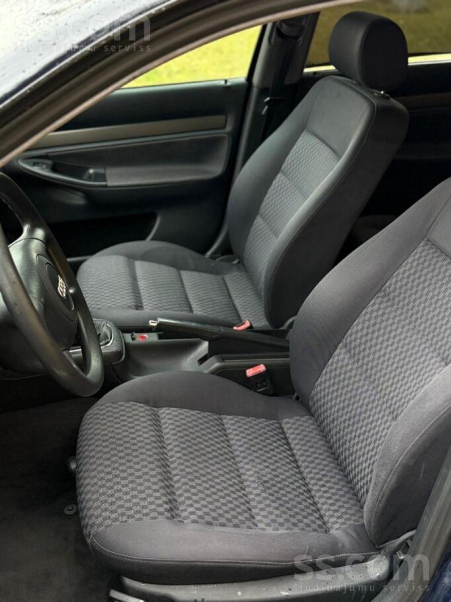 Zils Audi A4 1999 Preiļi, ar dzinēja tilpumu 1.80 L un nobraukumu 266 tūkst. km par 1440 €, foto 9 vietnē AUTOMOTO.COM.LV