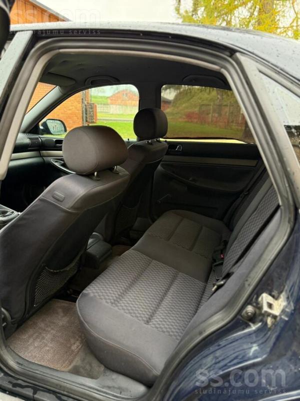 Zils Audi A4 1999 Preiļi, ar dzinēja tilpumu 1.80 L un nobraukumu 266 tūkst. km par 1440 €, foto 10 vietnē AUTOMOTO.COM.LV