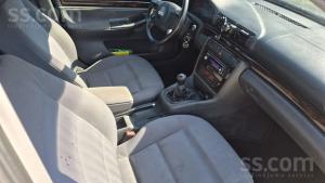 Zils Audi A4 1999 Jelgava, ar dzinēja tilpumu 1.60 L un nobraukumu 250 tūkst. km par 1000 €, foto 8 vietnē AUTOMOTO.COM.LV