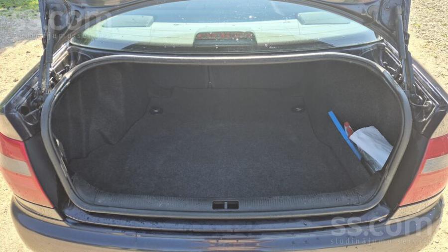 Zils Audi A4 1999 Jelgava, ar dzinēja tilpumu 1.60 L un nobraukumu 250 tūkst. km par 1000 €, foto 11 vietnē AUTOMOTO.COM.LV