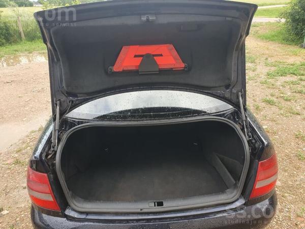 Blue Audi A4 1999 in Jelgava, with an engine capacity of 1.90 L and mileage of 425 thousand km for 1700 €, photo 7 on AUTOMOTO.COM.LV