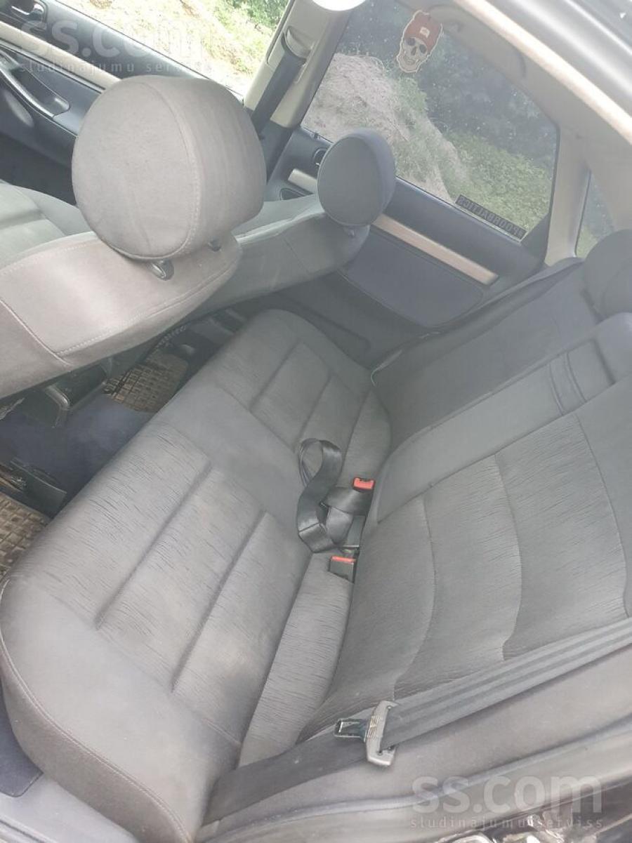 Blue Audi A4 1999 in Jelgava, with an engine capacity of 1.90 L and mileage of 425 thousand km for 1700 €, photo 12 on AUTOMOTO.COM.LV