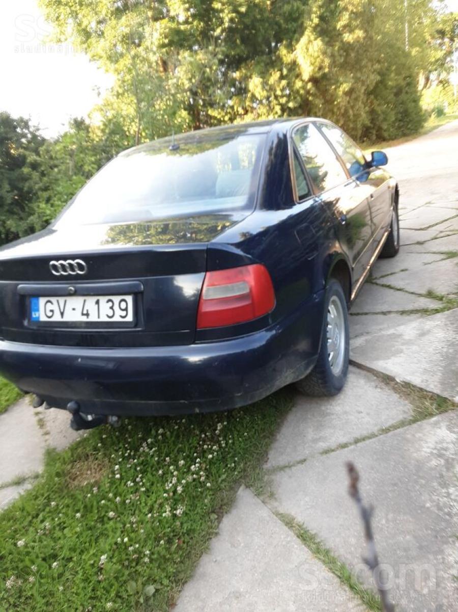 Zils Audi A4 1999 Jēkabpils, ar dzinēja tilpumu 1.90 L un nobraukumu 378 tūkst. km par 1300 €, foto 3 vietnē AUTOMOTO.COM.LV