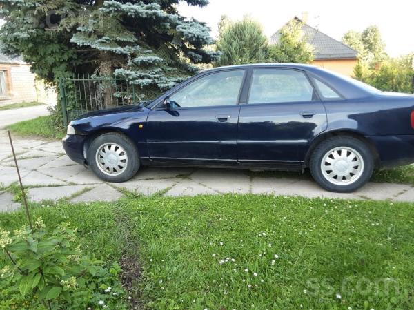 Zils Audi A4 1999 Jēkabpils, ar dzinēja tilpumu 1.90 L un nobraukumu 378 tūkst. km par 1300 €, foto 3 vietnē AUTOMOTO.COM.LV