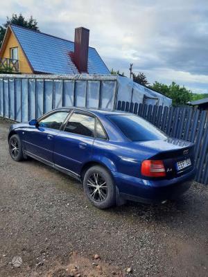 Blue Audi A4 1999 in Alytus, with an engine capacity of 1.60 L and mileage of 265 thousand km for 1100 €, photo 3 on AUTOMOTO.COM.LV