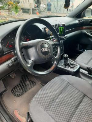 Blue Audi A4 1999 in Alytus, with an engine capacity of 1.60 L and mileage of 265 thousand km for 1100 €, photo 5 on AUTOMOTO.COM.LV