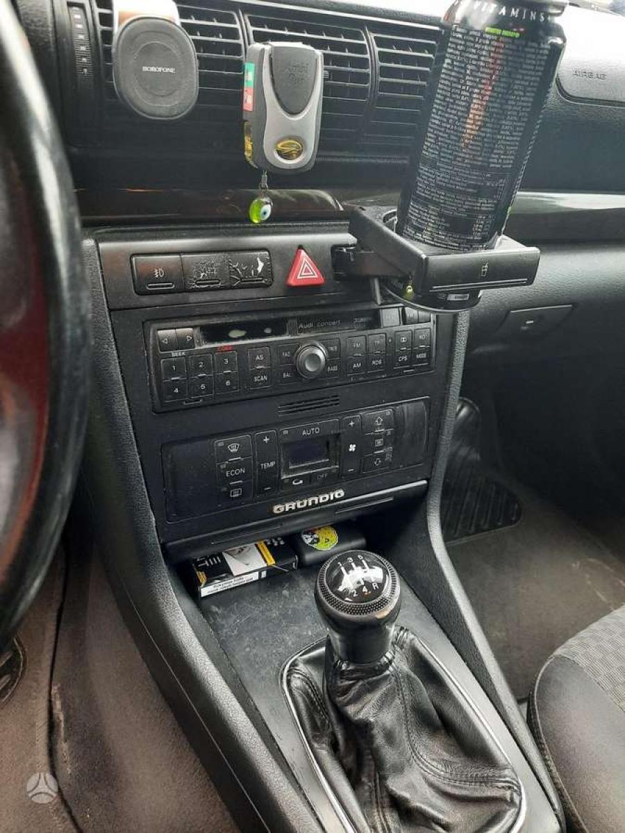 Blue Audi A4 1999 in Alytus, with an engine capacity of 1.60 L and mileage of 265 thousand km for 1100 €, photo 8 on AUTOMOTO.COM.LV