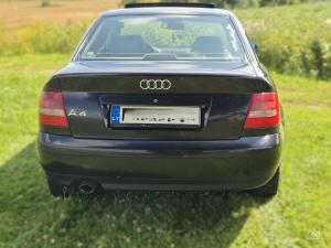 Zils Audi A4 1999 Biržai, ar dzinēja tilpumu 1.60 L un nobraukumu 189 tūkst. km par 1000 €, foto 3 vietnē AUTOMOTO.COM.LV