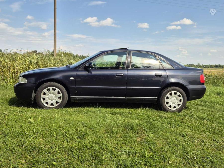 Zils Audi A4 1999 Biržai, ar dzinēja tilpumu 1.60 L un nobraukumu 189 tūkst. km par 1000 €, foto 5 vietnē AUTOMOTO.COM.LV
