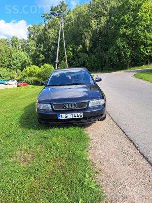 Zils Audi A4 1999 Ogre, ar dzinēja tilpumu 1.60 L un nobraukumu 251 tūkst. km par 1000 €, foto  vietnē AUTOMOTO.COM.LV